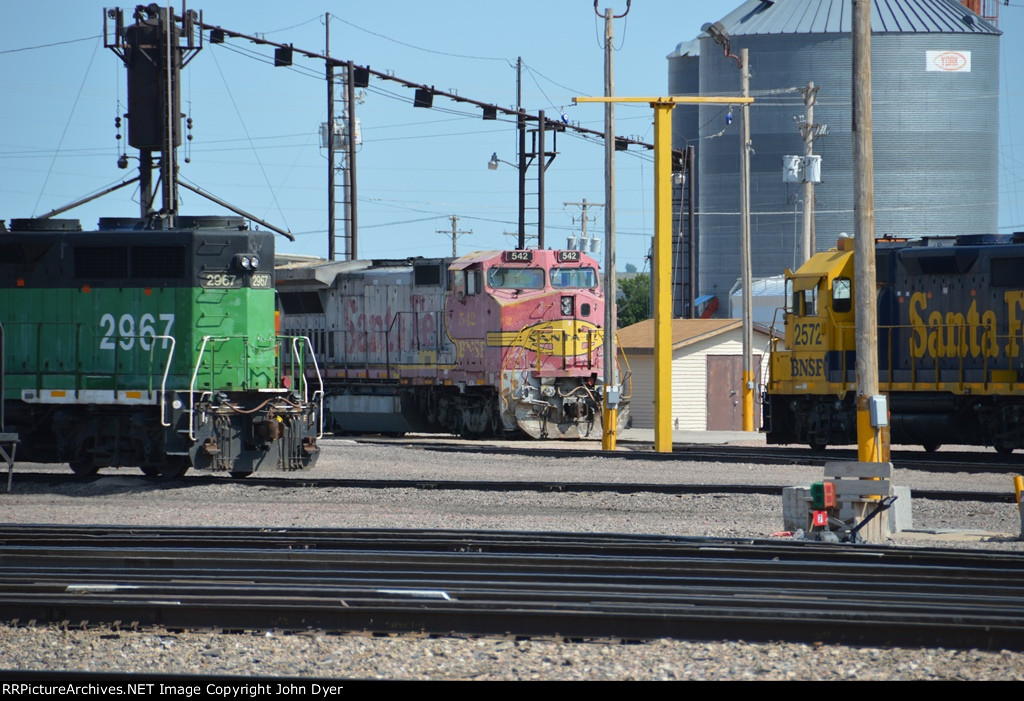BNSF 542, BNSF 2572, and BNSF 2962